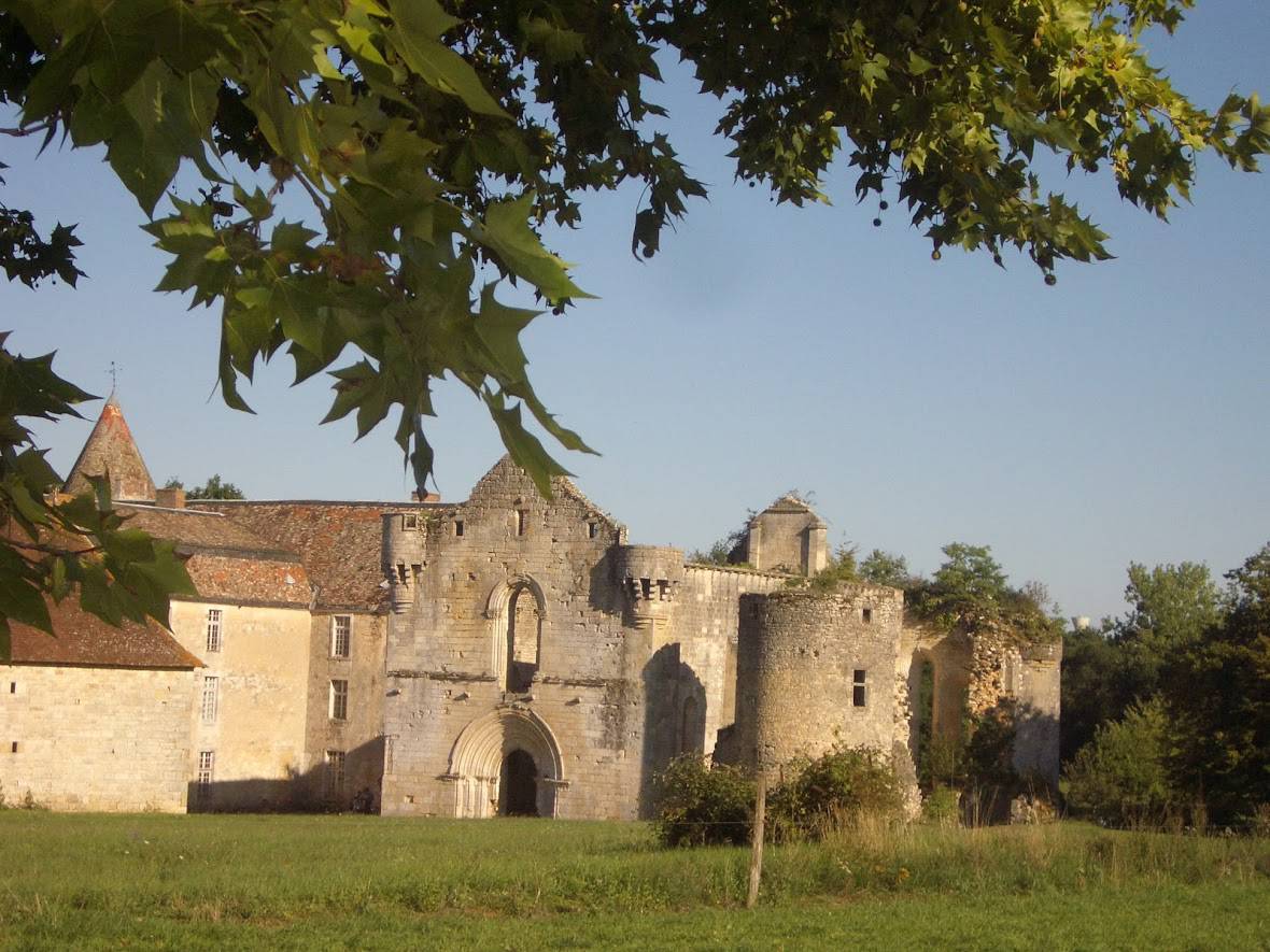 Abbaye Royale de la Réau | Office de Tourisme de Sud Vienne Poitou